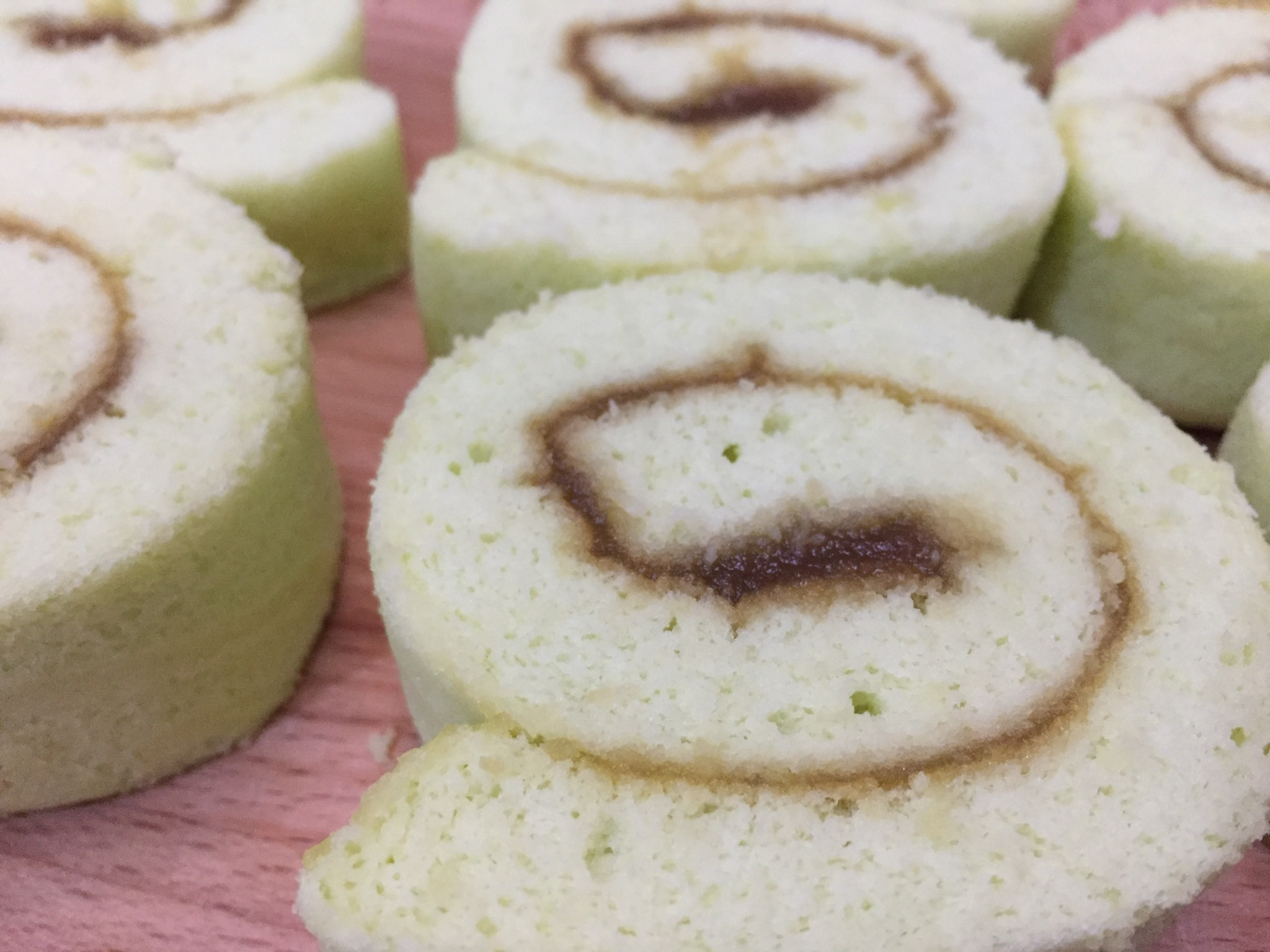 Pandan Kaya Swiss Roll – Olady Bakes