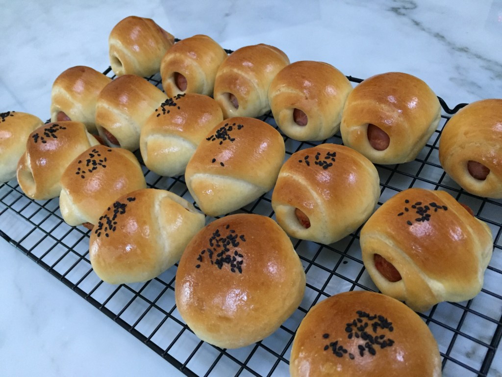 Mini Hot Dog Rolls – Olady Bakes