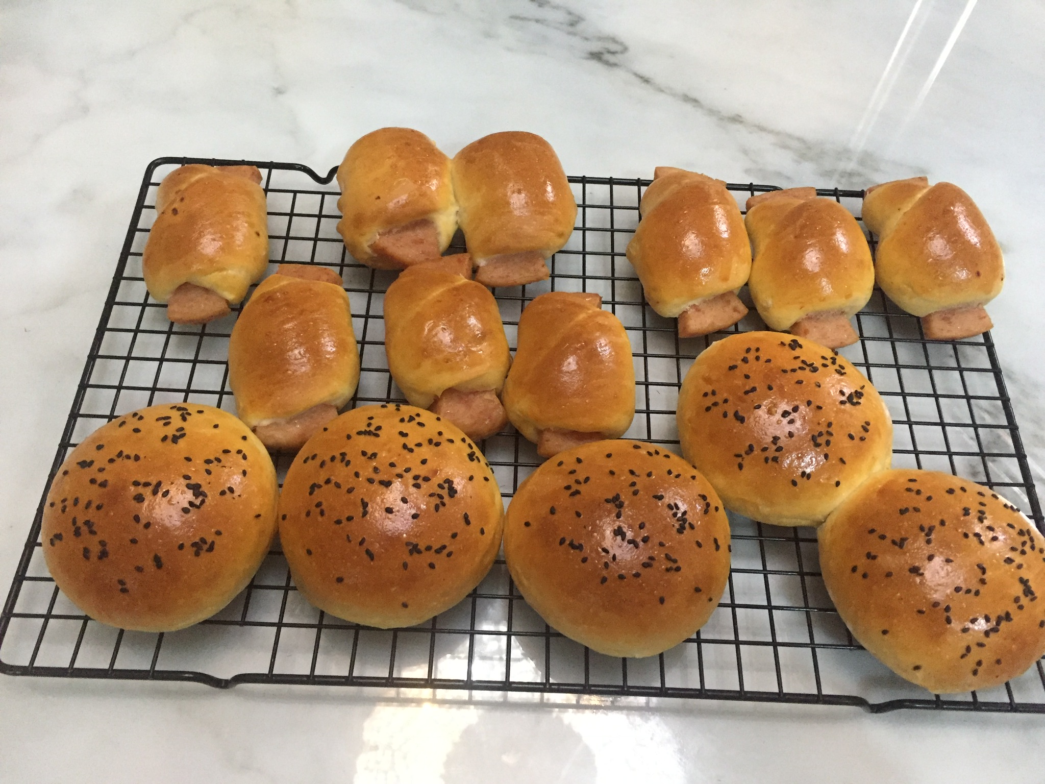 Easy One Proof Buns (Burger and Luncheon Meat) – Olady Bakes
