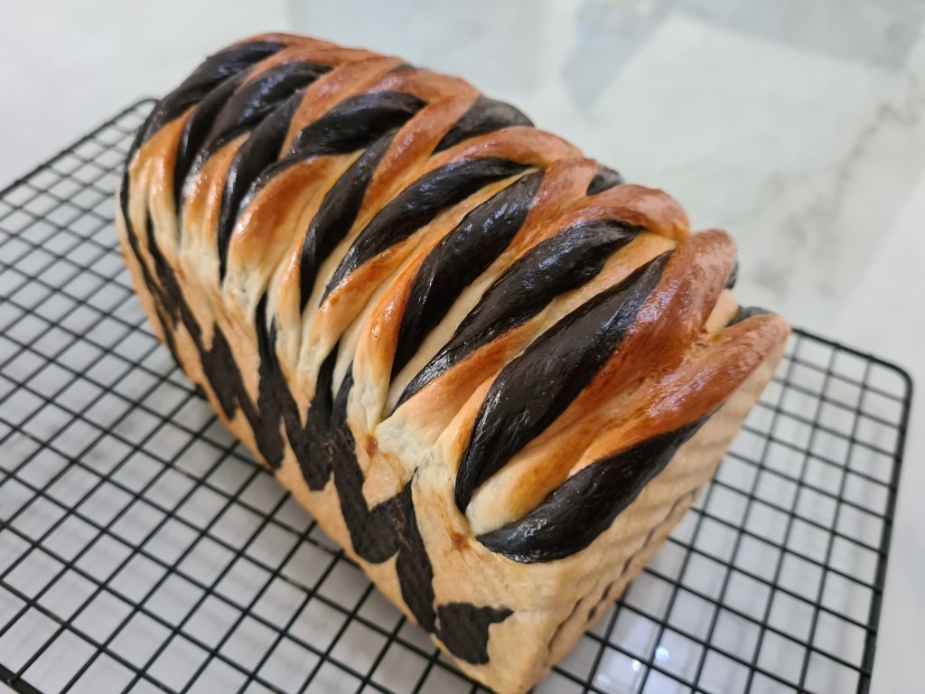 Chocolate Swirl Bread – Olady Bakes